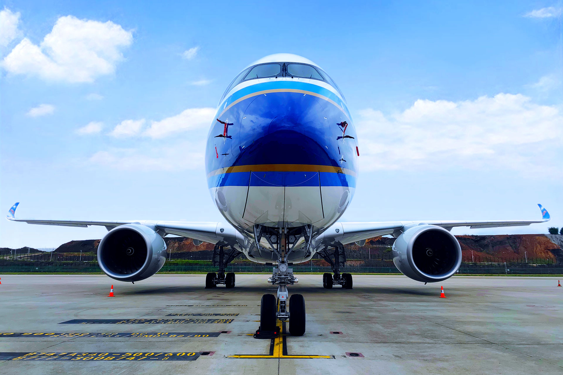 Latin – RE – We are a marketplace for insurance and reinsurance solutions.